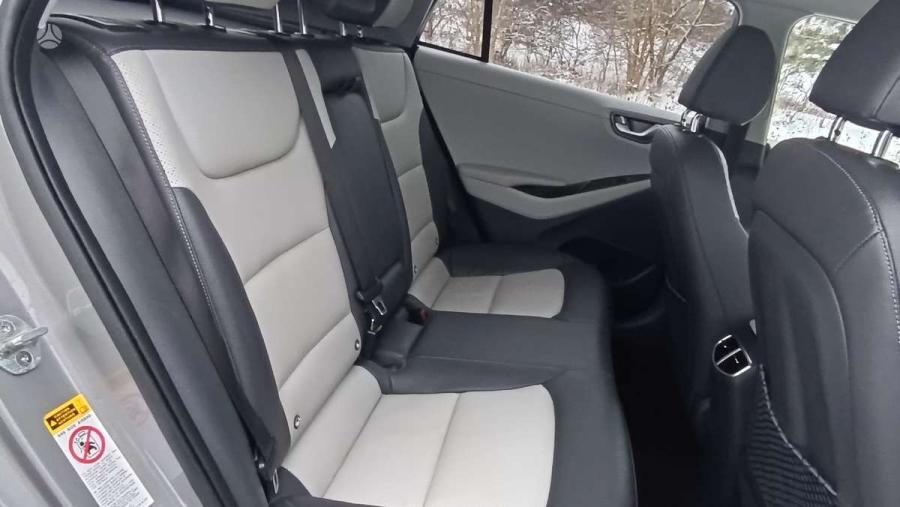 Grey Hyundai Ioniq 2020 in Vilnius, with an engine capacity of 1.60 L and mileage of 60 thousand km for 15600 €, photo 11 on AUTOMOTO.COM.LV