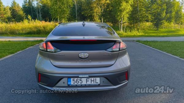 Grey Hyundai Ioniq 2020 in Tallinn, with an engine capacity of 0.00 L and mileage of 97 thousand km for 17999 €, photo 5 on AUTOMOTO.COM.LV
