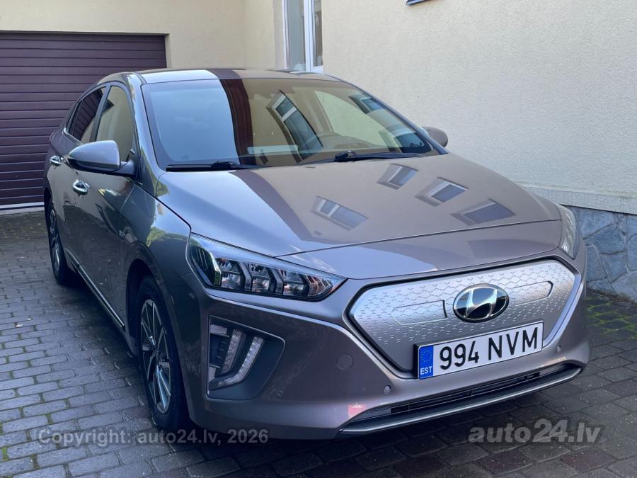 Pelēks Hyundai Ioniq 2020 Tallina, ar dzinēja tilpumu 0.00 L un nobraukumu 76 tūkst. km par 15990 €, foto 4 vietnē AUTOMOTO.COM.LV