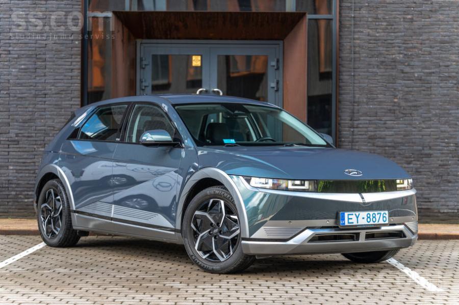 Серый Хендай Ioniq 2021 в Рига, объемом двигателя 0.00 л и пробегом 55 тыс. км за 28500 €, фото 3 на AUTOMOTO.COM.LV