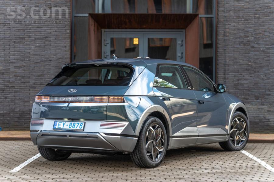Серый Хендай Ioniq 2021 в Рига, объемом двигателя 0.00 л и пробегом 55 тыс. км за 28500 €, фото 4 на AUTOMOTO.COM.LV