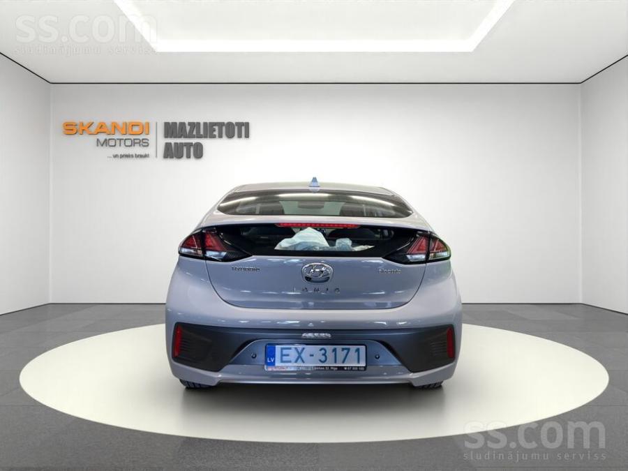 Grey Hyundai Ioniq 2021 in Riga, with an engine capacity of 1.60 L and mileage of 41 thousand km for 14690 €, photo 6 on AUTOMOTO.COM.LV