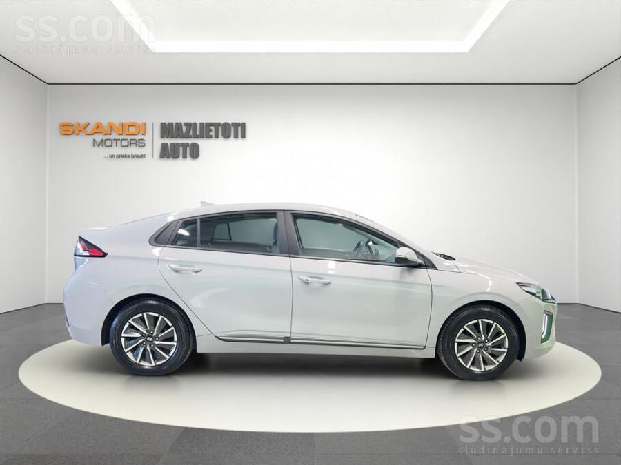 Grey Hyundai Ioniq 2021 in Riga, with an engine capacity of 1.60 L and mileage of 41 thousand km for 14690 €, photo 8 on AUTOMOTO.COM.LV