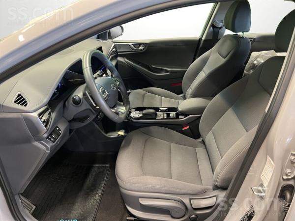 Pelēks Hyundai Ioniq 2021 Rīga, ar dzinēja tilpumu 1.60 L un nobraukumu 41 tūkst. km par 14690 €, foto 9 vietnē AUTOMOTO.COM.LV