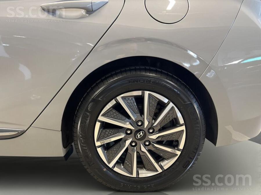 Grey Hyundai Ioniq 2021 in Riga, with an engine capacity of 1.60 L and mileage of 41 thousand km for 14690 €, photo 18 on AUTOMOTO.COM.LV