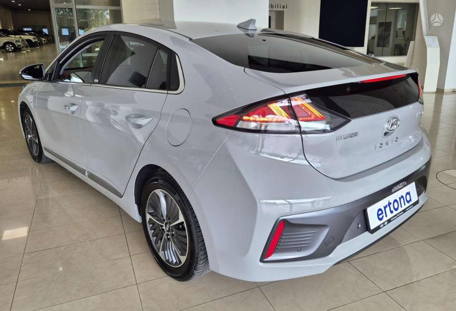 Серый Хендай Ioniq 2021 в Шяуляй, объемом двигателя 1.58 л и пробегом 45 тыс. км за 17800 €, фото 4 на AUTOMOTO.COM.LV