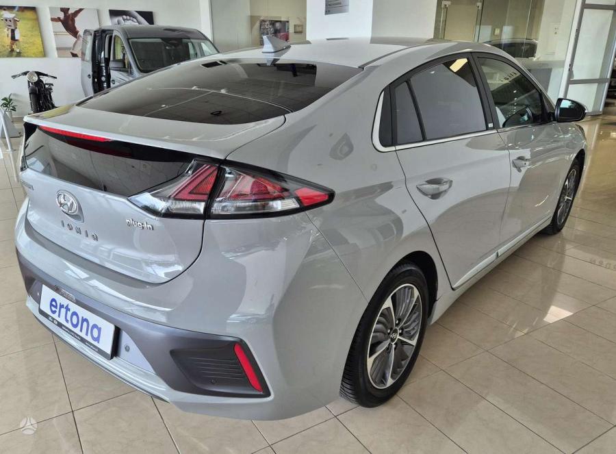 Серый Хендай Ioniq 2021 в Шяуляй, объемом двигателя 1.58 л и пробегом 45 тыс. км за 17800 €, фото 5 на AUTOMOTO.COM.LV