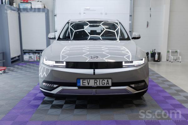 Серый Хендай Ioniq 2021 в Рига, объемом двигателя 0.00 л и пробегом 81 тыс. км за 24890 €, фото 3 на AUTOMOTO.COM.LV