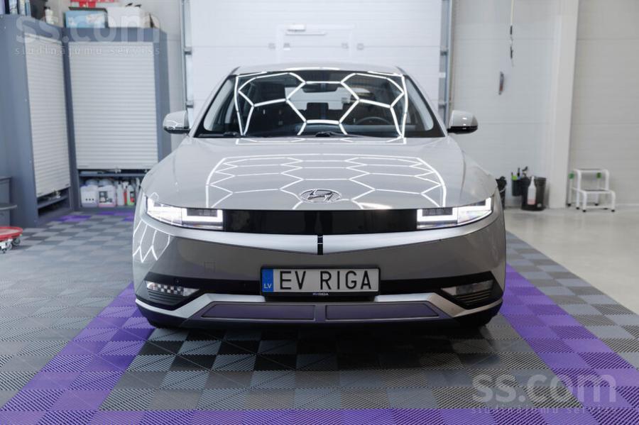 Grey Hyundai Ioniq 2021 in Riga, with an engine capacity of 0.00 L and mileage of 81 thousand km for 24890 €, photo 3 on AUTOMOTO.COM.LV
