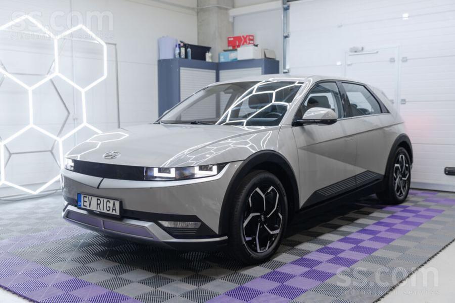 Grey Hyundai Ioniq 2021 in Riga, with an engine capacity of 0.00 L and mileage of 81 thousand km for 24890 €, photo 4 on AUTOMOTO.COM.LV