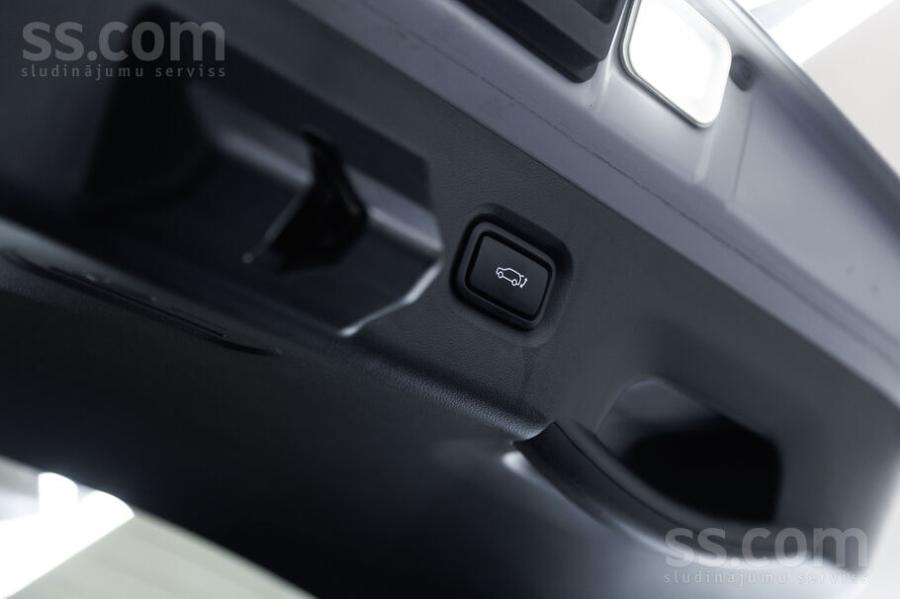 Grey Hyundai Ioniq 2021 in Riga, with an engine capacity of 0.00 L and mileage of 81 thousand km for 24890 €, photo 14 on AUTOMOTO.COM.LV