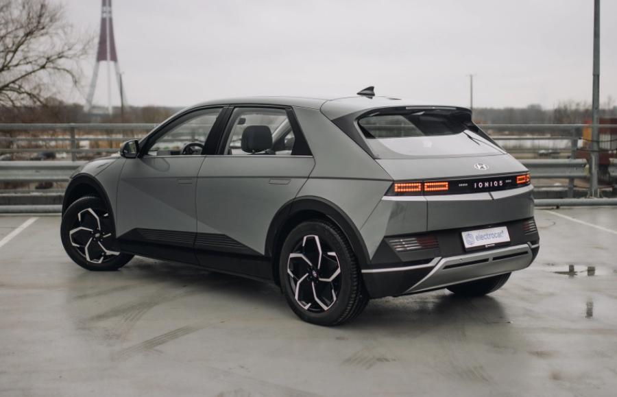Pelēks Hyundai Ioniq 2022 Rīga, ar dzinēja tilpumu 0.00 L un nobraukumu 35 tūkst. km par 29500 €, foto 12 vietnē AUTOMOTO.COM.LV