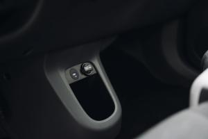 Pelēks Hyundai Ioniq 2022 Rīga, ar dzinēja tilpumu 0.00 L un nobraukumu 35 tūkst. km par 29500 €, foto 15 vietnē AUTOMOTO.COM.LV