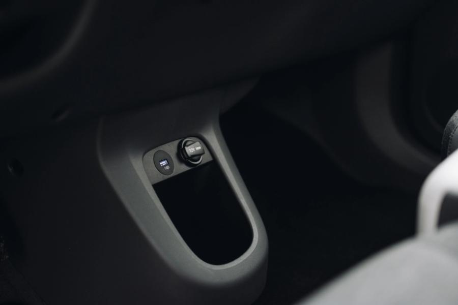 Pelēks Hyundai Ioniq 2022 Rīga, ar dzinēja tilpumu 0.00 L un nobraukumu 35 tūkst. km par 29500 €, foto 15 vietnē AUTOMOTO.COM.LV