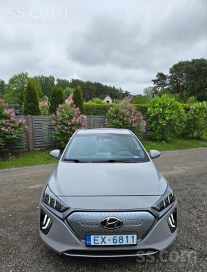 Grey Hyundai Ioniq 2022 in Riga, with an engine capacity of 0.00 L and mileage of 77 thousand km for 17500 €, photo 3 on AUTOMOTO.COM.LV