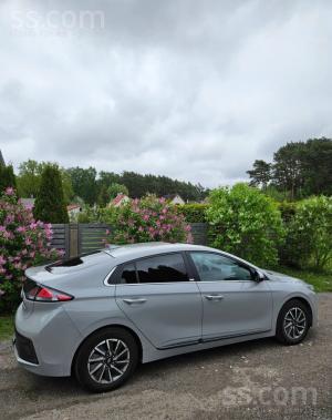 Grey Hyundai Ioniq 2022 in Riga, with an engine capacity of 0.00 L and mileage of 77 thousand km for 17500 €, photo 4 on AUTOMOTO.COM.LV