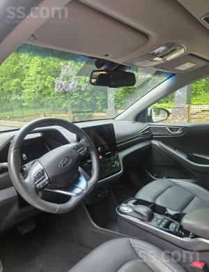 Grey Hyundai Ioniq 2022 in Riga, with an engine capacity of 0.00 L and mileage of 77 thousand km for 17500 €, photo 6 on AUTOMOTO.COM.LV