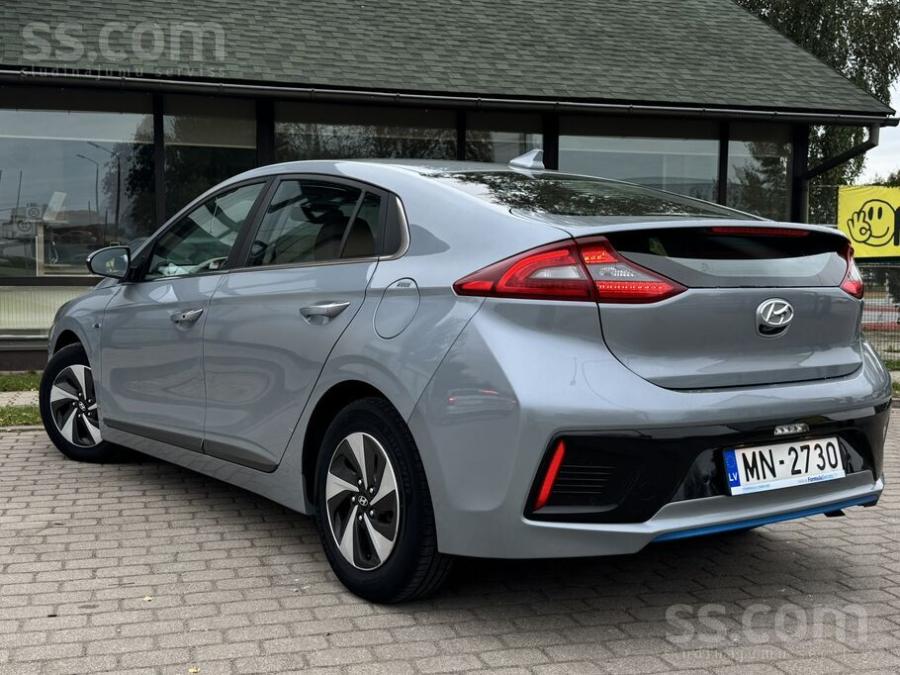 Серый Хендай Ioniq 2018 в Тукумс, объемом двигателя 1.60 л и пробегом 91 тыс. км за 13900 €, фото 3 на AUTOMOTO.COM.LV