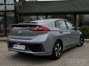 Серый Хендай Ioniq 2018 в Тукумс, объемом двигателя 1.60 л и пробегом 91 тыс. км за 13900 €, фото 4 на AUTOMOTO.COM.LV