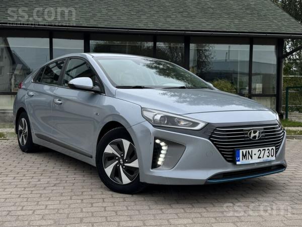 Pelēks Hyundai Ioniq 2018 Tukums, ar dzinēja tilpumu 1.60 L un nobraukumu 91 tūkst. km par 13900 €, foto 4 vietnē AUTOMOTO.COM.LV