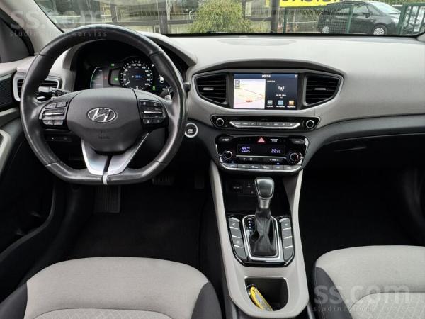 Pelēks Hyundai Ioniq 2018 Tukums, ar dzinēja tilpumu 1.60 L un nobraukumu 91 tūkst. km par 13900 €, foto 9 vietnē AUTOMOTO.COM.LV
