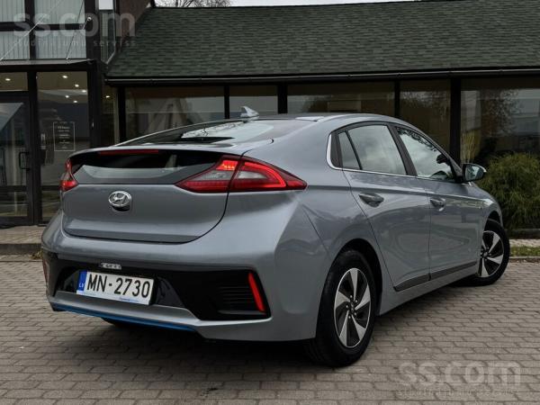 Pelēks Hyundai Ioniq 2018 Tukums, ar dzinēja tilpumu 1.60 L un nobraukumu 91 tūkst. km par 13900 €, foto 3 vietnē AUTOMOTO.COM.LV