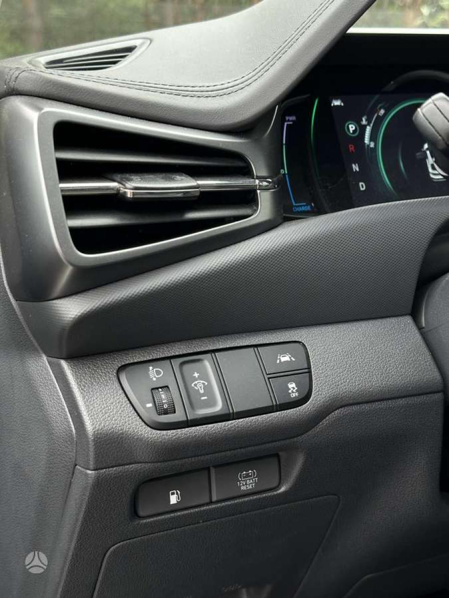 Pelēks Hyundai Ioniq 2019 Utena, ar dzinēja tilpumu 1.58 L un nobraukumu 166 tūkst. km par 10700 €, foto 21 vietnē AUTOMOTO.COM.LV