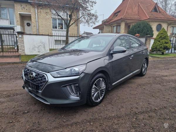 Pelēks Hyundai Ioniq 2021 Panevēža, ar dzinēja tilpumu 1.60 L un nobraukumu 146 tūkst. km par 8590 €, foto 2 vietnē AUTOMOTO.COM.LV