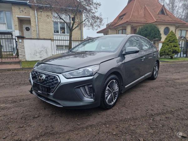 Pelēks Hyundai Ioniq 2021 Panevēža, ar dzinēja tilpumu 1.60 L un nobraukumu 146 tūkst. km par 8590 €, foto 3 vietnē AUTOMOTO.COM.LV