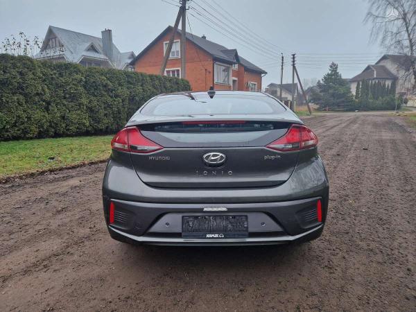 Pelēks Hyundai Ioniq 2021 Panevēža, ar dzinēja tilpumu 1.60 L un nobraukumu 146 tūkst. km par 8590 €, foto 7 vietnē AUTOMOTO.COM.LV