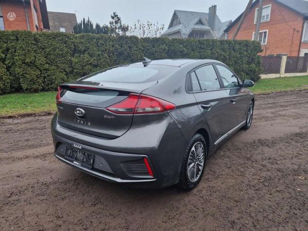 Pelēks Hyundai Ioniq 2021 Panevēža, ar dzinēja tilpumu 1.60 L un nobraukumu 146 tūkst. km par 8590 €, foto 9 vietnē AUTOMOTO.COM.LV