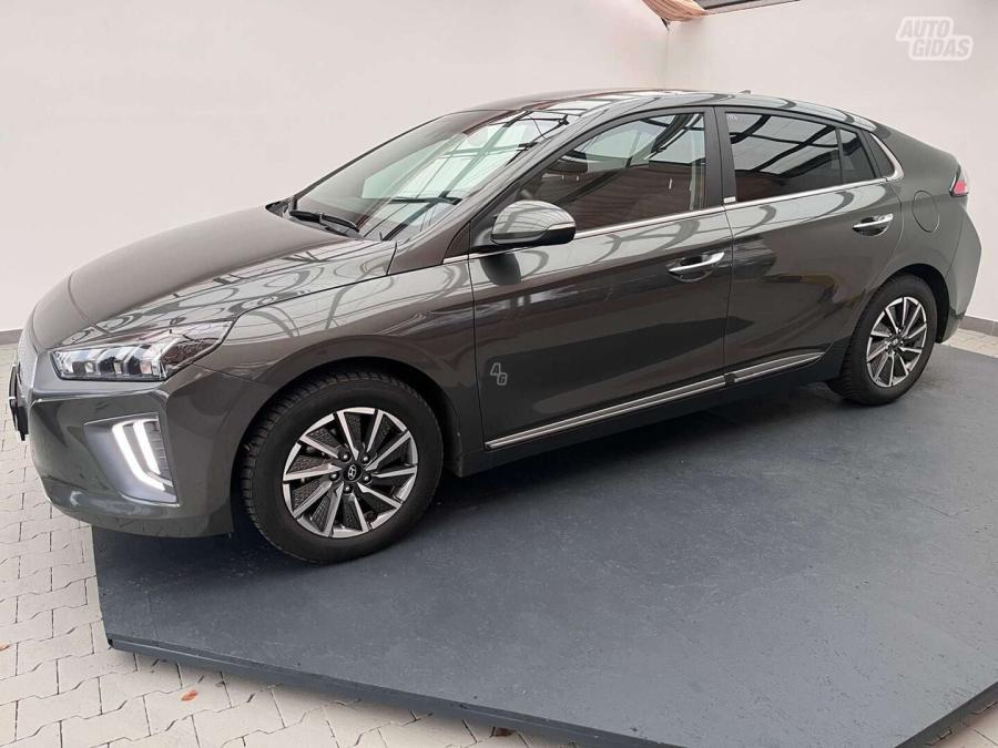 Grey Hyundai Ioniq 2021 in Kaunas, with an engine capacity of 0.00 L and mileage of 18 thousand km for 26295 €, photo 2 on AUTOMOTO.COM.LV