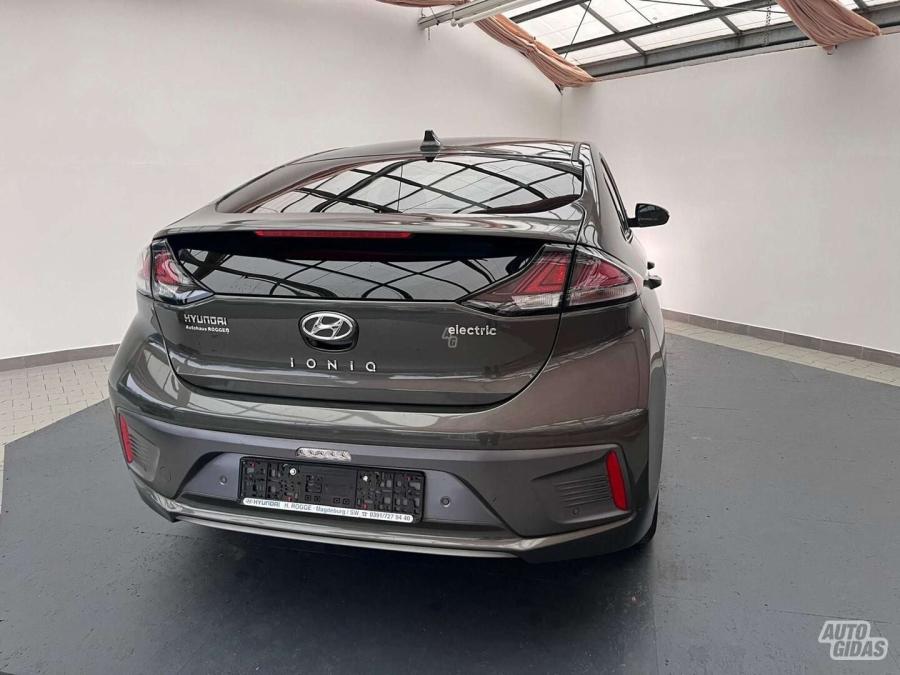 Grey Hyundai Ioniq 2021 in Kaunas, with an engine capacity of 0.00 L and mileage of 18 thousand km for 26295 €, photo 6 on AUTOMOTO.COM.LV