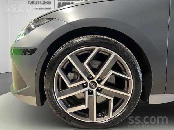 Hyundai Ioniq 2023 Rīga vietnē Pelēks Hyundai Ioniq 2023 Rīga, ar dzinēja tilpumu 0.00 L un nobraukumu 30 tūkst. km par 37490 €, foto 10 vietnē AUTOMOTO.COM.LV