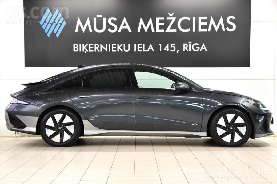 Pelēks Hyundai Ioniq 2023 Rīga, ar dzinēja tilpumu 0.00 L un nobraukumu 47 tūkst. km par 31990 €, foto 5 vietnē AUTOMOTO.COM.LV