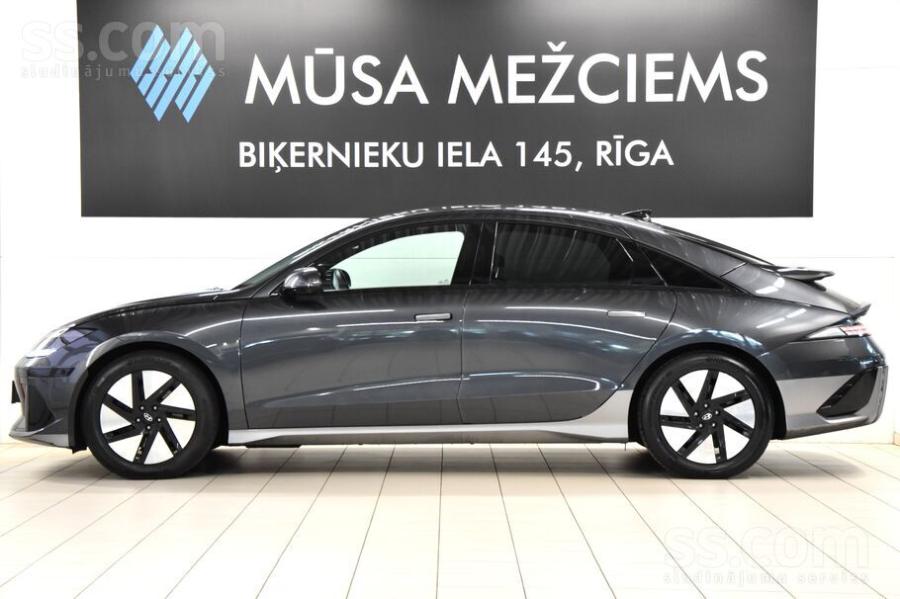 Pelēks Hyundai Ioniq 2023 Rīga, ar dzinēja tilpumu 0.00 L un nobraukumu 47 tūkst. km par 31990 €, foto 6 vietnē AUTOMOTO.COM.LV