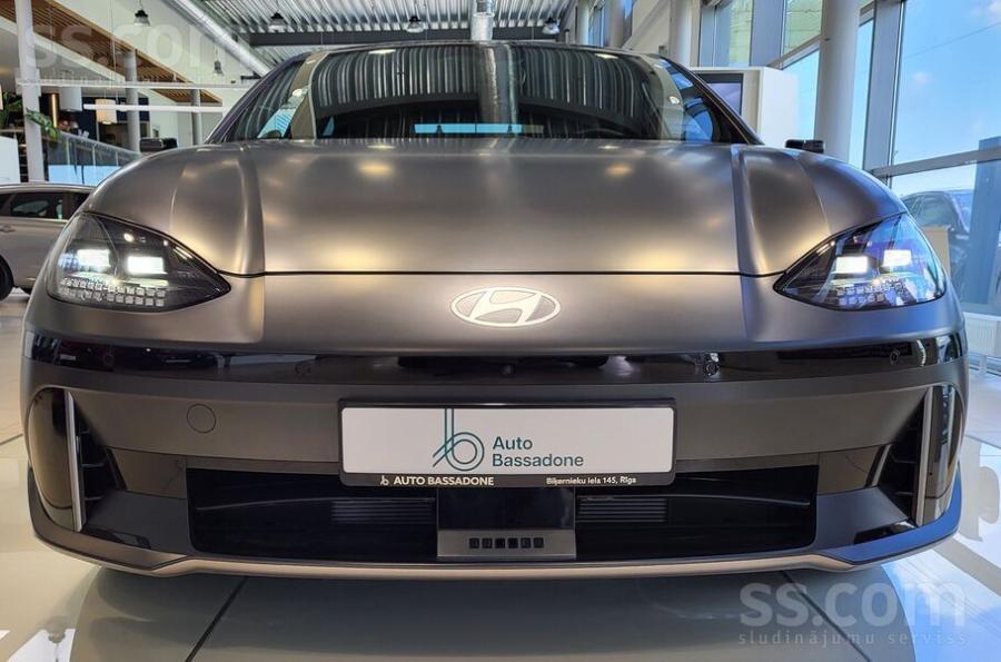 Pelēks Hyundai Ioniq 2024 Rīga, ar dzinēja tilpumu 0.00 L un nobraukumu 18 tūkst. km par 53379 €, foto 3 vietnē AUTOMOTO.COM.LV