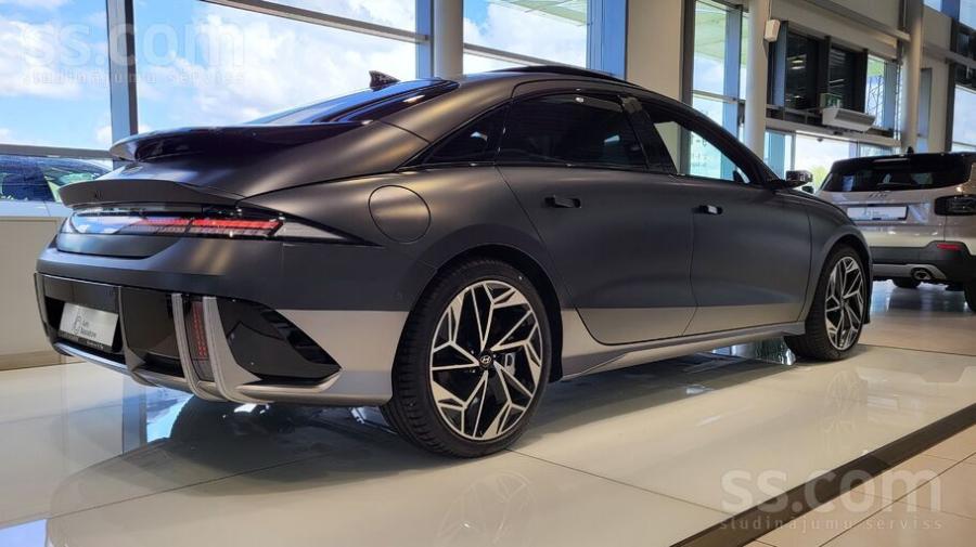 Pelēks Hyundai Ioniq 2024 Rīga, ar dzinēja tilpumu 0.00 L un nobraukumu 18 tūkst. km par 53379 €, foto 6 vietnē AUTOMOTO.COM.LV