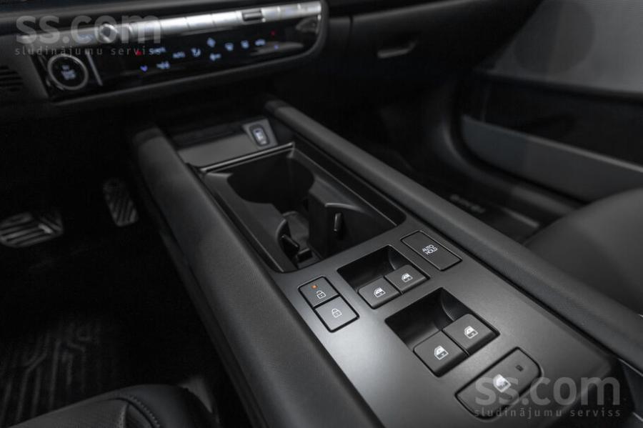 Pelēks Hyundai Ioniq 2024 Rīga, ar dzinēja tilpumu 0.00 L un nobraukumu 18 tūkst. km par 53379 €, foto 17 vietnē AUTOMOTO.COM.LV
