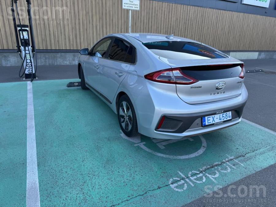 Hyundai Ioniq 2017 Rīga, ar dzinēja tilpumu 0.00 L un nobraukumu 136 tūkst. km par 11800 €, foto 5 vietnē AUTOMOTO.COM.LV