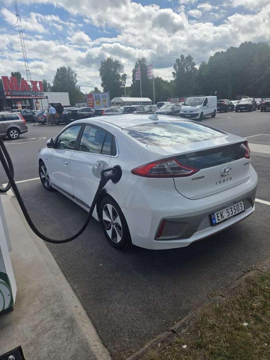Hyundai Ioniq 2017 Kauņa, ar dzinēja tilpumu 0.00 L un nobraukumu 166 tūkst. km par 8000 €, foto 4 vietnē AUTOMOTO.COM.LV