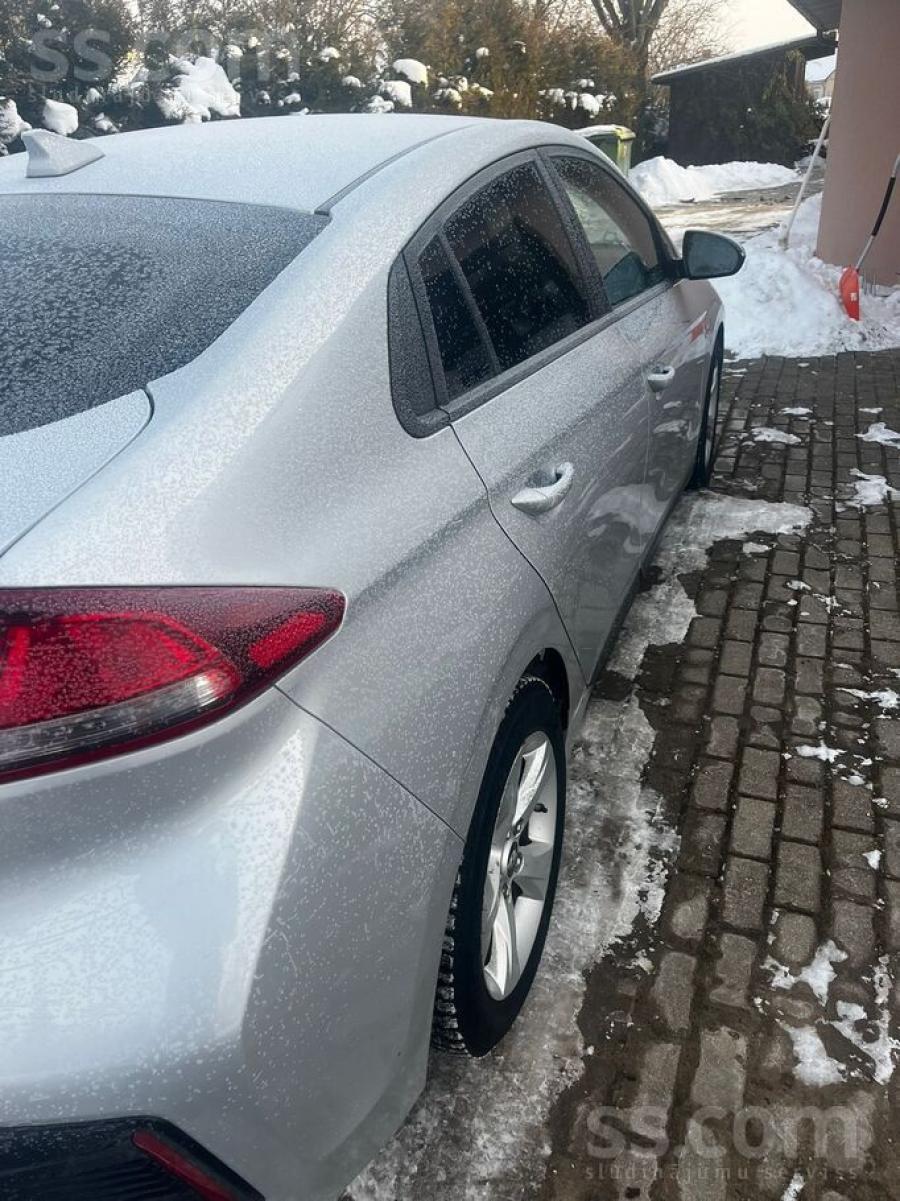 Hyundai Ioniq 2019 in Bauska, with an engine capacity of 1.60 L and mileage of 196 thousand km for 10500 €, photo 8 on AUTOMOTO.COM.LV