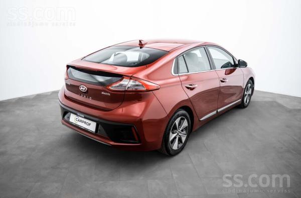 Red Hyundai Ioniq 2018 in Tallinn, with an engine capacity of 0.00 L and mileage of 153 thousand km for 34990 €, photo 4 on AUTOMOTO.COM.LV