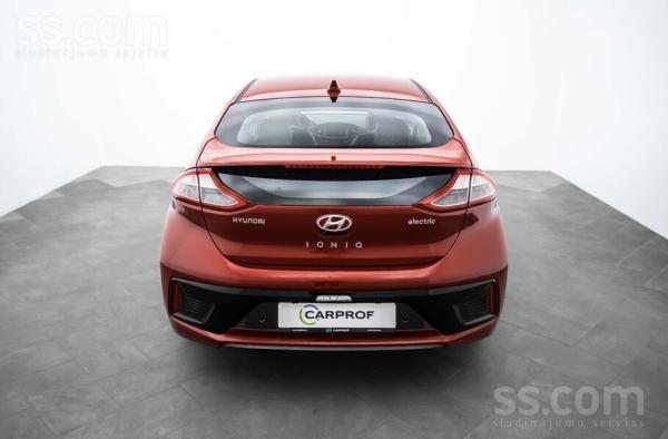 Red Hyundai Ioniq 2018 in Tallinn, with an engine capacity of 0.00 L and mileage of 153 thousand km for 34990 €, photo 5 on AUTOMOTO.COM.LV
