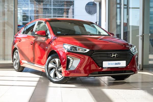Red Hyundai Ioniq 2019 in Riga, with an engine capacity of 1.60 L and mileage of 64 thousand km for 20350 €, photo 2 on AUTOMOTO.COM.LV