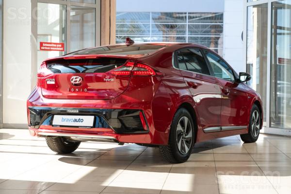 Red Hyundai Ioniq 2019 in Riga, with an engine capacity of 1.60 L and mileage of 64 thousand km for 20350 €, photo 4 on AUTOMOTO.COM.LV