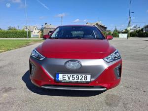 Red Hyundai Ioniq 2019 in Kaunas, with an engine capacity of 0.00 L and mileage of 102 thousand km for 16900 €, photo 6 on AUTOMOTO.COM.LV