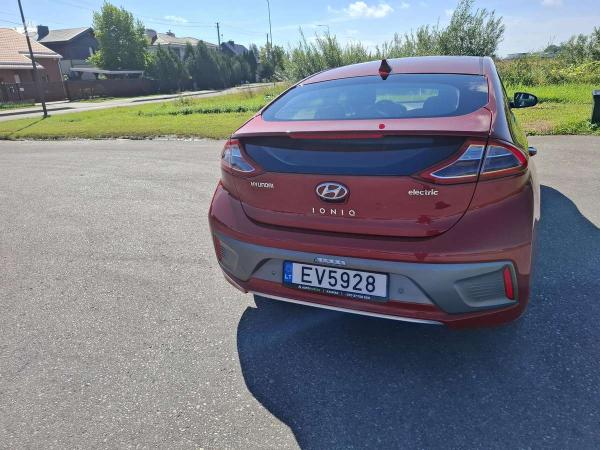 Hyundai Ioniq 2019 KauÅa vietnÄ Sarkans Hyundai Ioniq 2019 KauÅa, ar dzinÄja tilpumu 0.00 L un nobraukumu 102 tÅ«kst. km par 16900 ā¬, foto 7 vietnÄ AUTOMOTO.COM.LV