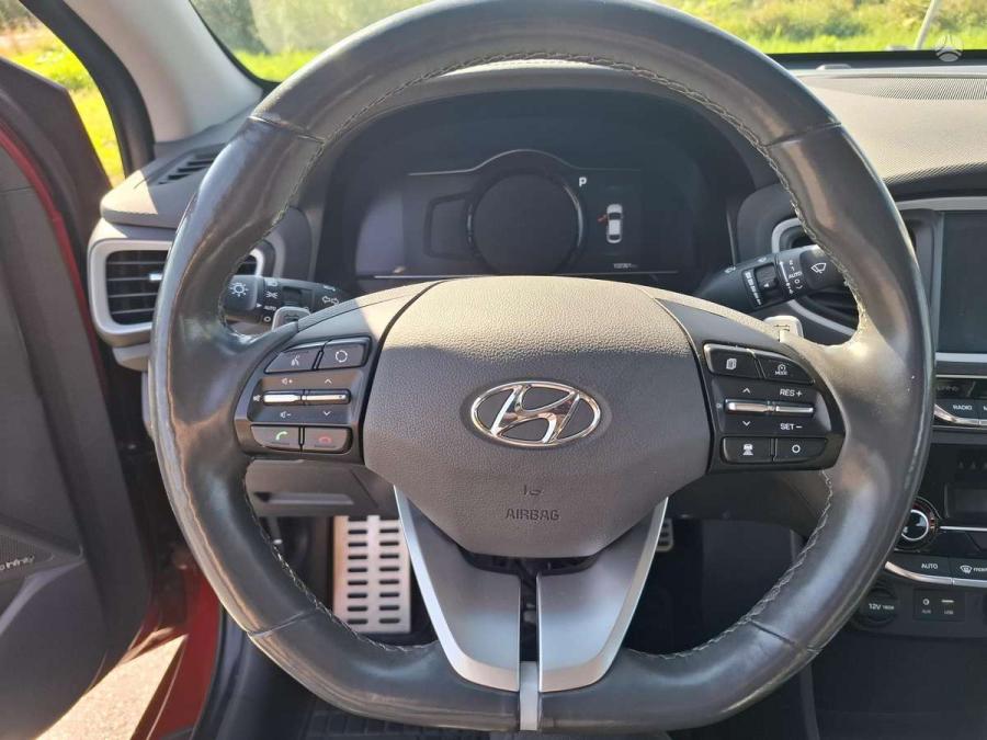 Red Hyundai Ioniq 2019 in Kaunas, with an engine capacity of 0.00 L and mileage of 102 thousand km for 16900 €, photo 9 on AUTOMOTO.COM.LV