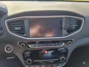 Red Hyundai Ioniq 2019 in Kaunas, with an engine capacity of 0.00 L and mileage of 102 thousand km for 16900 €, photo 10 on AUTOMOTO.COM.LV